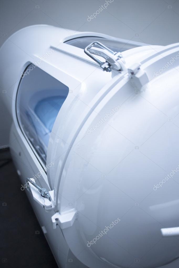 HBOT Hyperbaric Oxygen Therapy treatment chamber Stock Photo by ...
