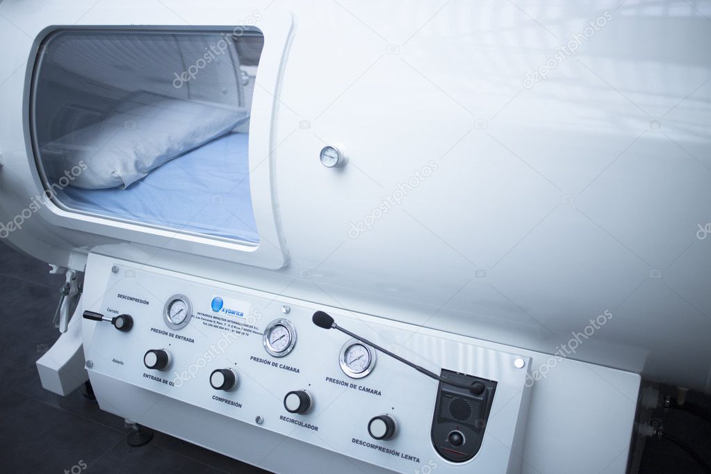 HBOT Hyperbaric Oxygen Therapy treatment chamber – Stock Editorial ...