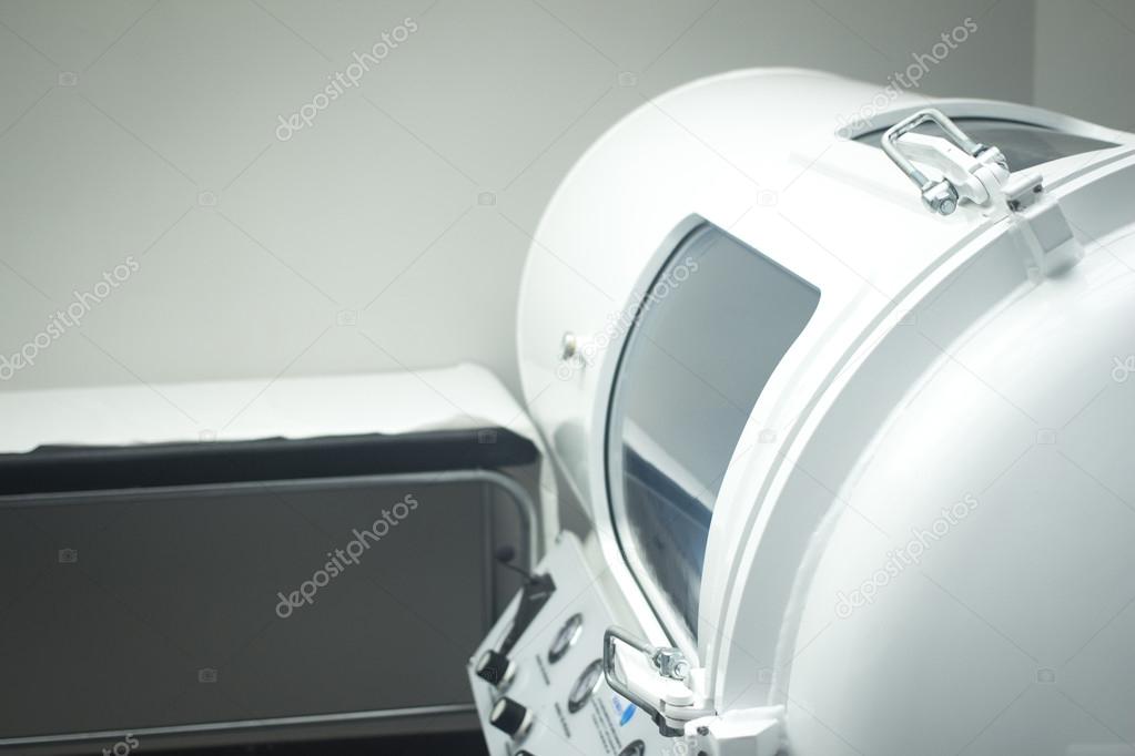 HBOT Hyperbaric Oxygen Therapy treatment chamber — Stock Photo ...