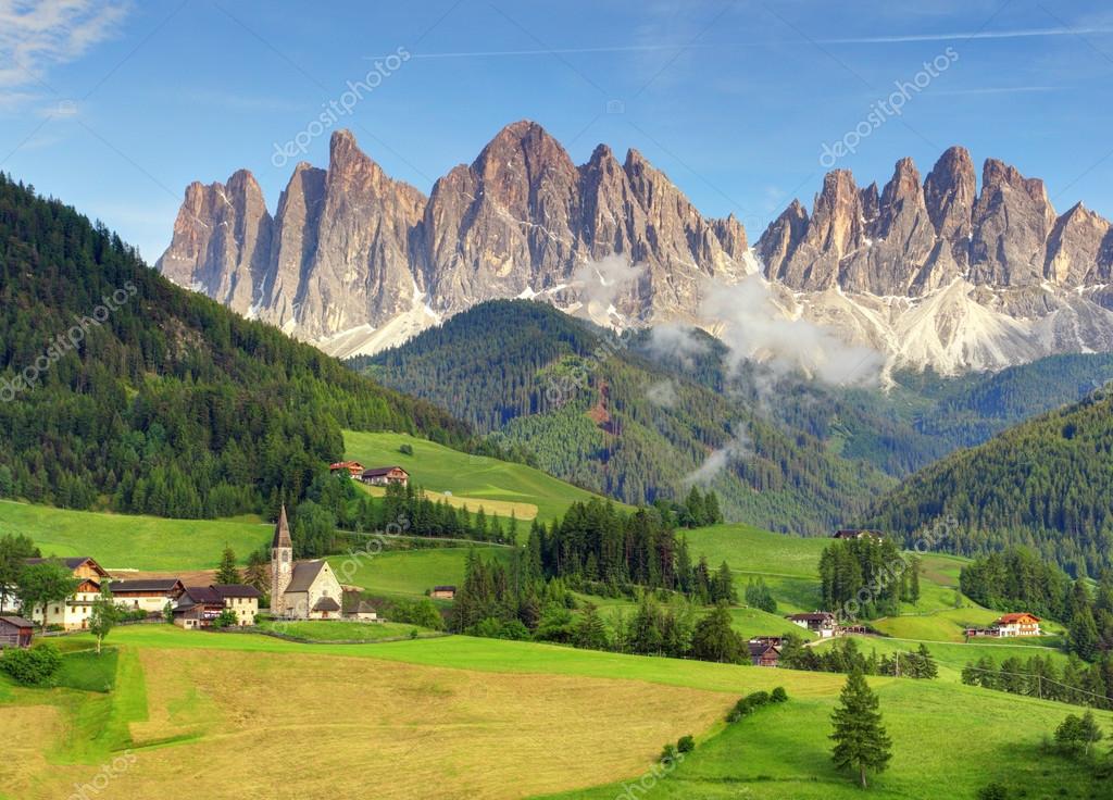 Italy dolomites - Val di Funes — Stock Photo © TTstudio #75926083