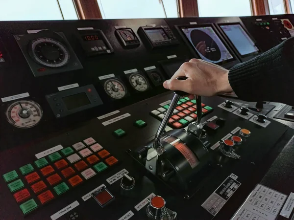 Controles de buques Stock Photos, Royalty Free Controles de buques ...