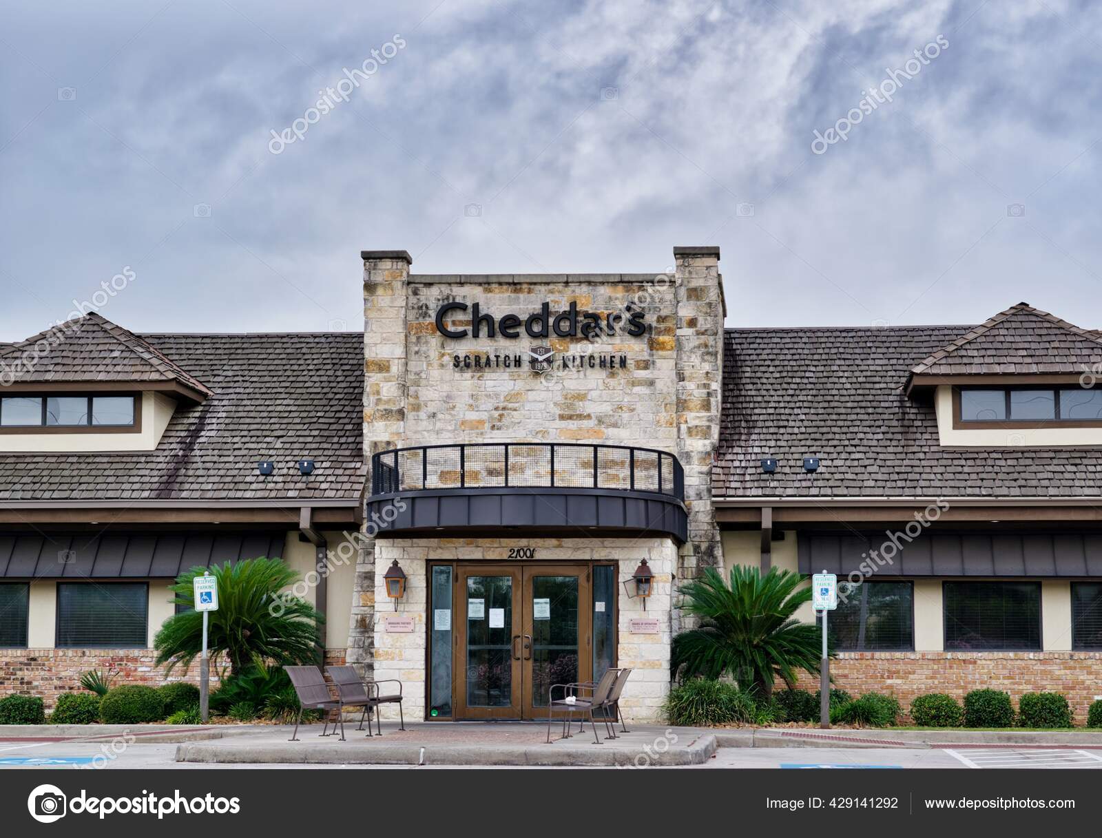 Houston Texas Usa 2020 Cheddar's Scratch Kitchen Storefront Houston ...