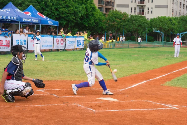 Batter about to hit the ball in a baseball game — Stock Photo ...