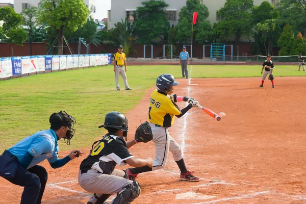 Batter about to hit the ball in a baseball game — Stock Photo ...