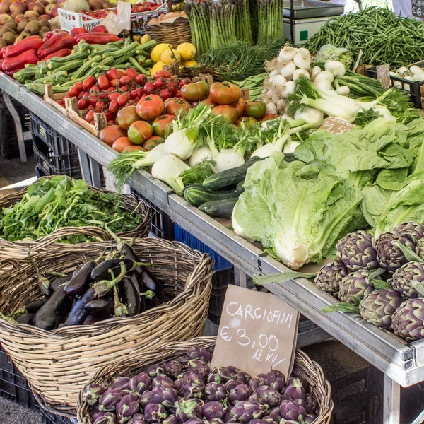 Vegetable stand Stock Photos, Royalty Free Vegetable stand Images ...