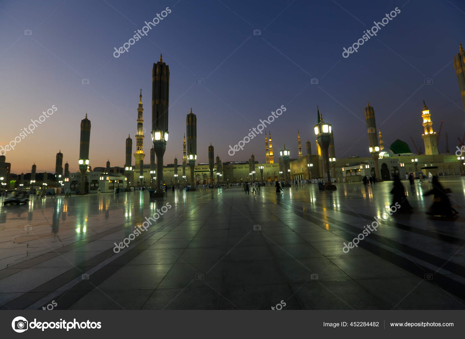 Moskeija Profeetta Saudi Arabiassa Medina Yksi Suurimmista Moskeijoista ...
