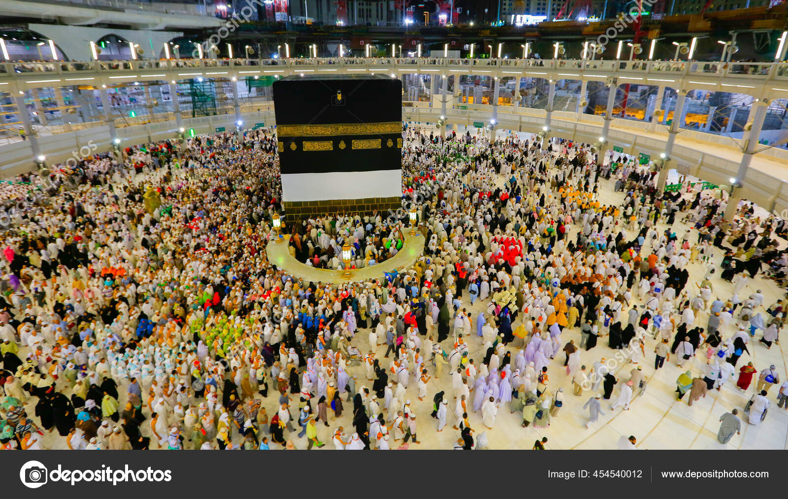 Kaaba Largest Mosque World Muslim Pilgrims World Visiting Kaaba Night ...