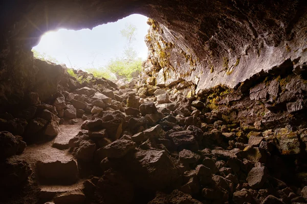 Grotte de basalte Stock Photos, Royalty Free Grotte de basalte Images ...