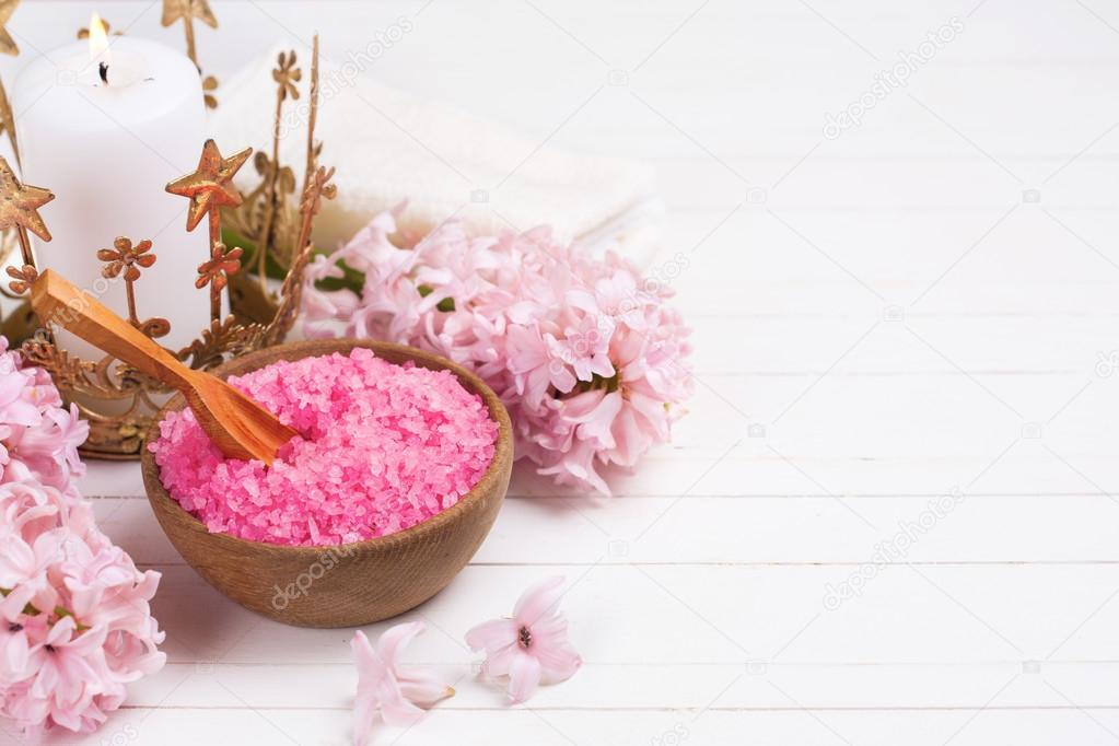 Rosafarbener Spa- und Wellnessbereich - Stockfotografie: lizenzfreie ...