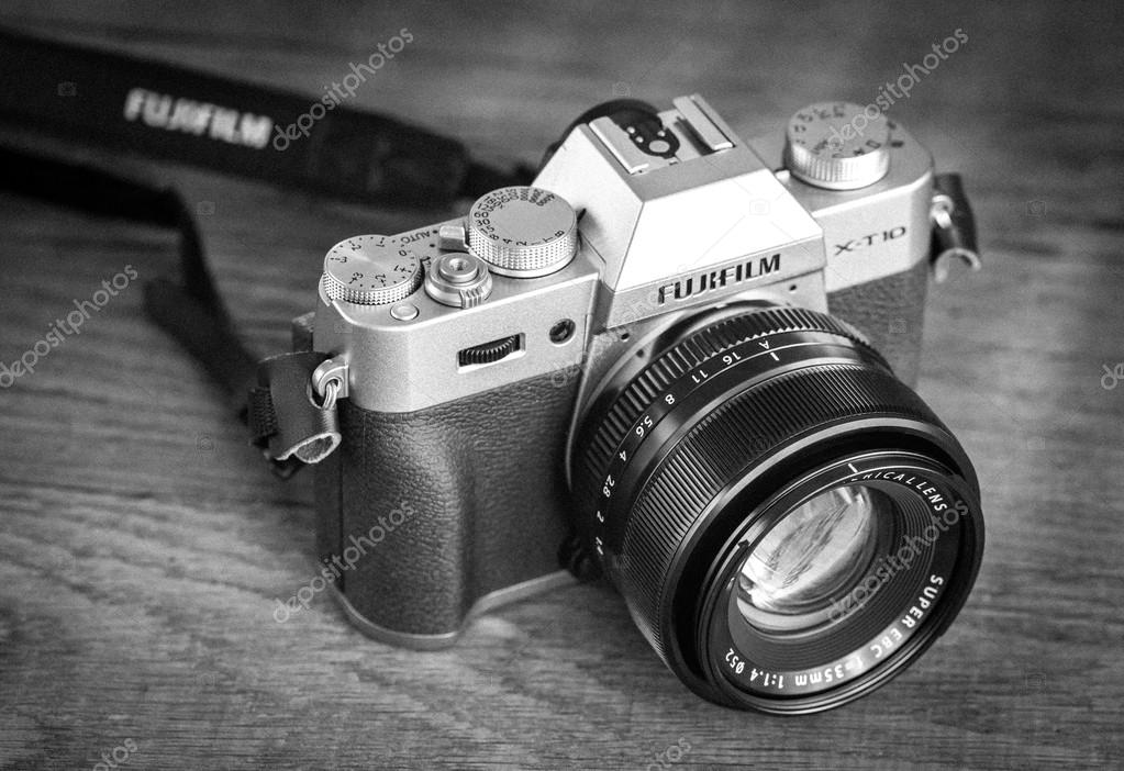 Fujifilm X-T10 Mirrorless Digital Camera on vintage background – Stock ...