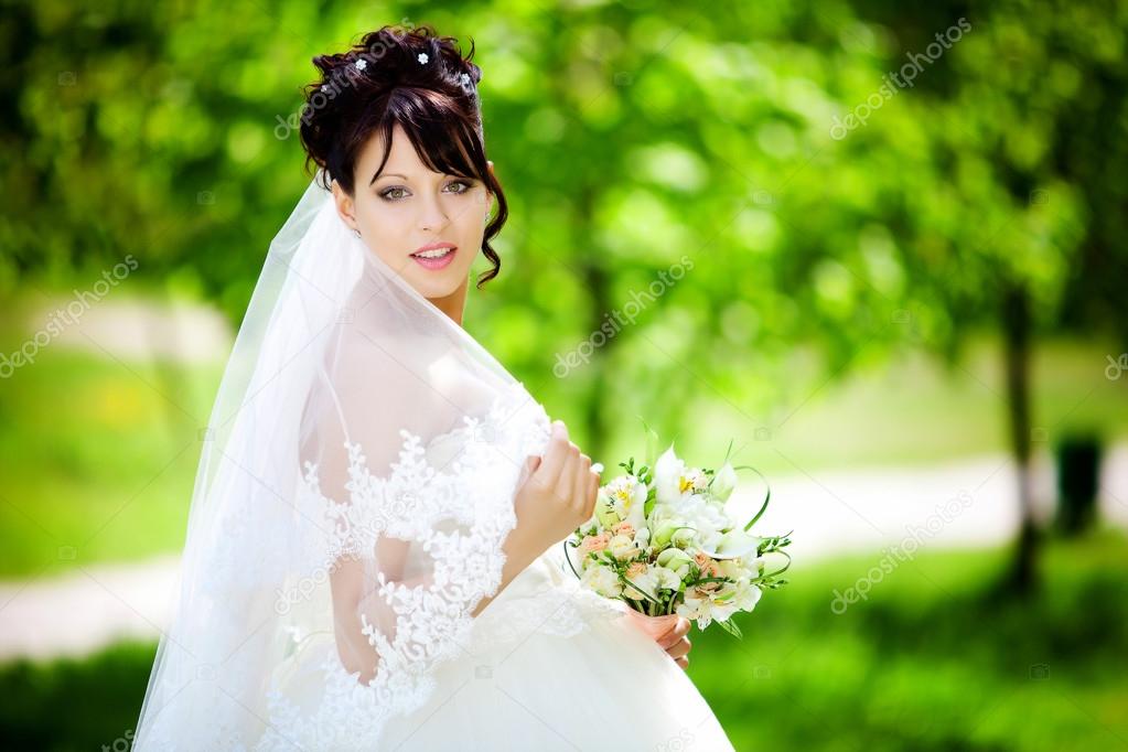 Beautiful bride on her wedding day — Stock Photo © MyGoodImages #93323758