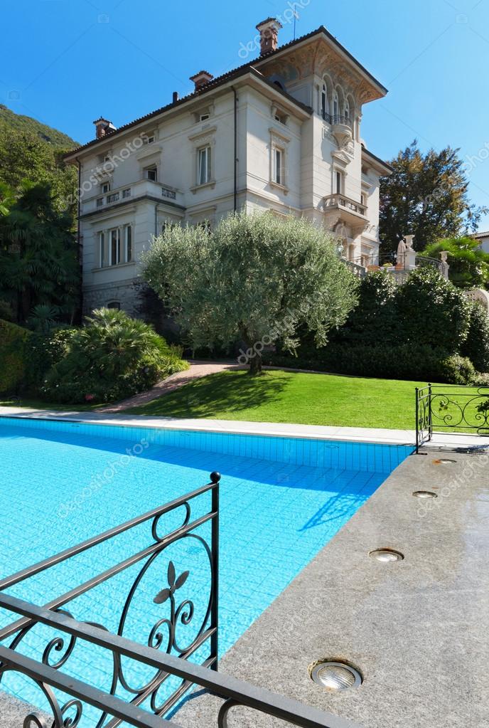 Period building with pool — Stock Photo © Zveiger #89846932