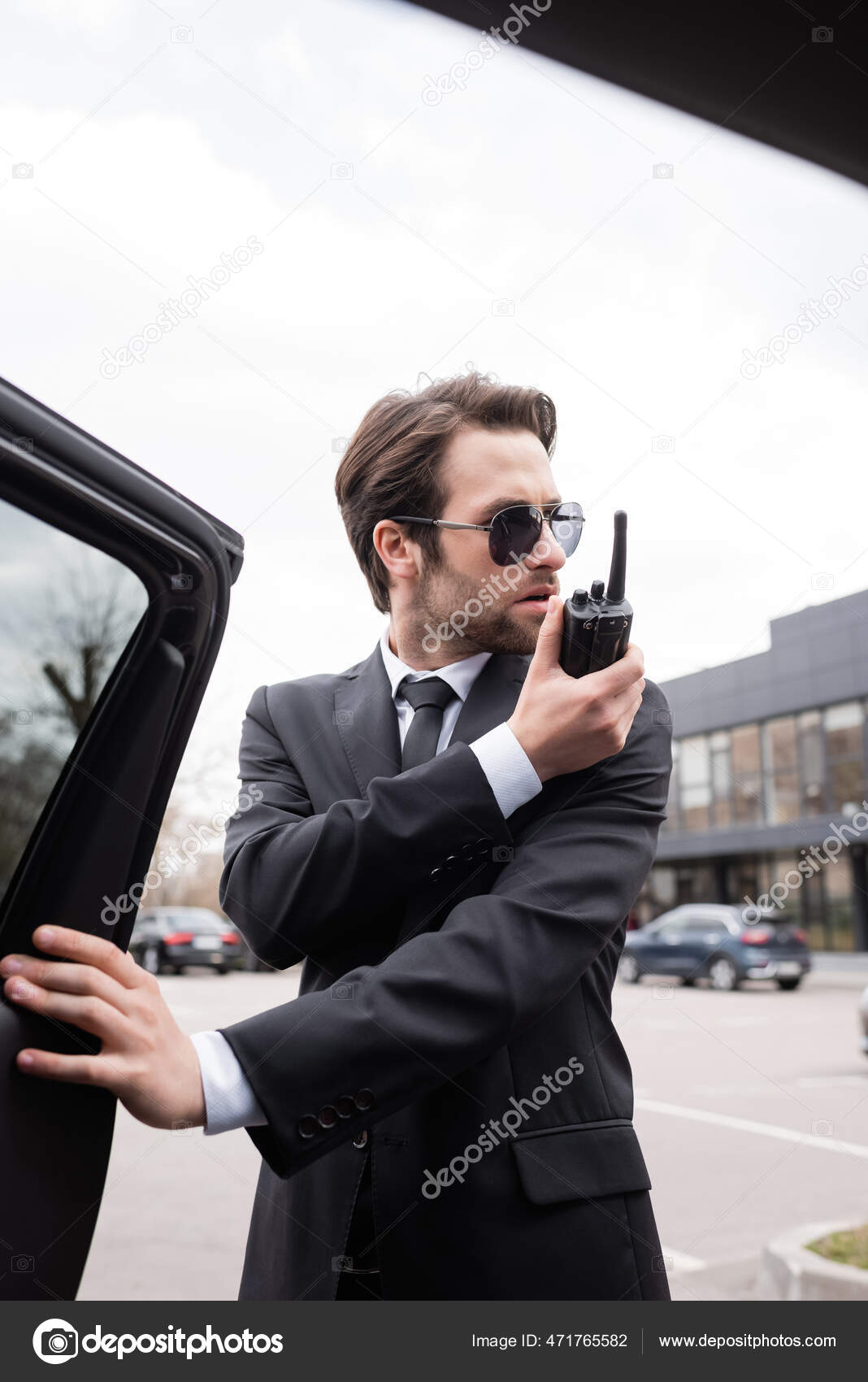 Bearded Bodyguard Suit Sunglasses Using Walkie Talkie Car — Stock Photo ...