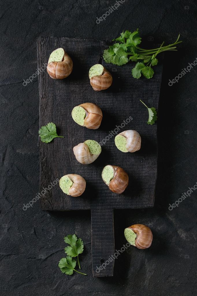 Uncooked Escargots de Bourgogne snails Stock Photo by ©NatashaBreen ...