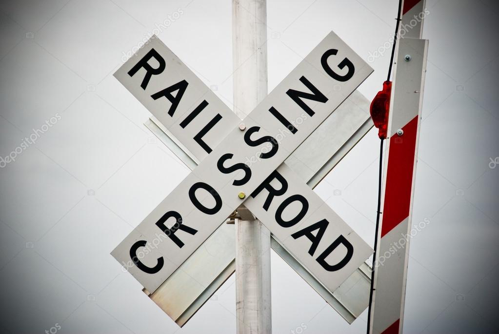 Rail Road Crossing Sign Stock Photo by ©tammykayphoto 100051284
