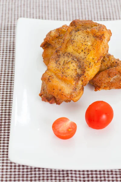 Krispig kyckling hud Stock Photos, Royalty Free Krispig kyckling hud ...