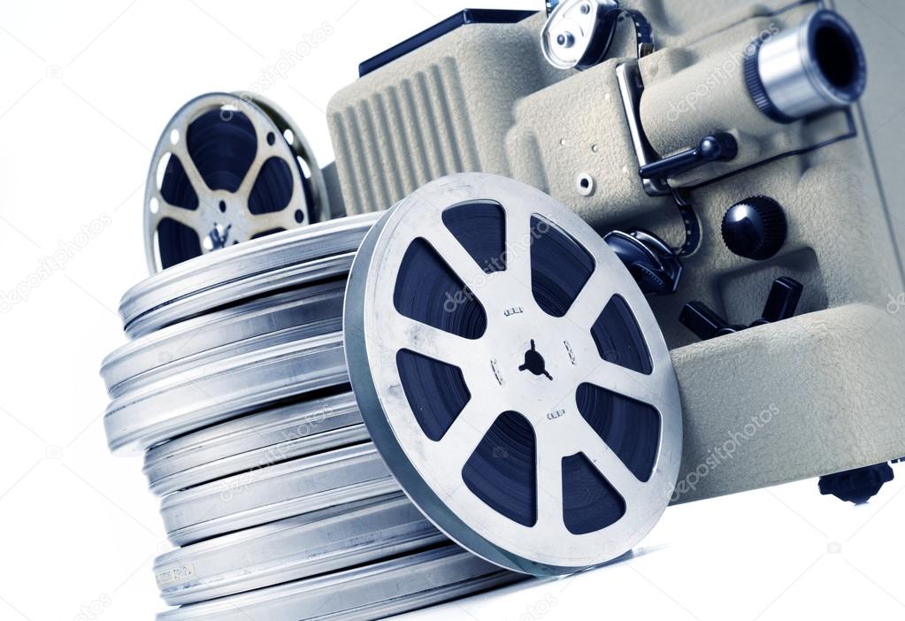 Vintage cinema projector Stock Photo by ©estudiosaavedra 110870540