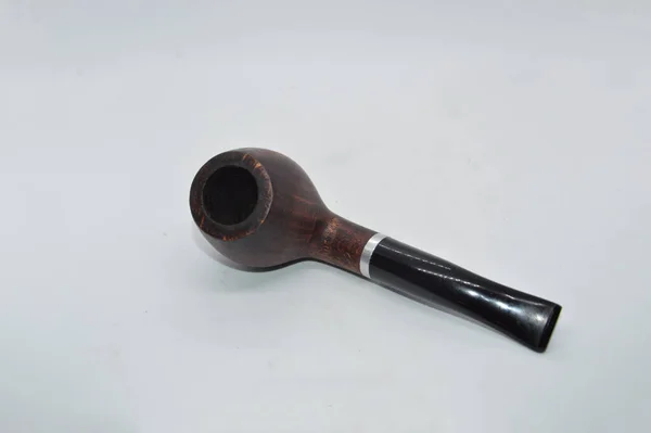 Une vieille pipe images libres de droit, photos de Une vieille pipe ...