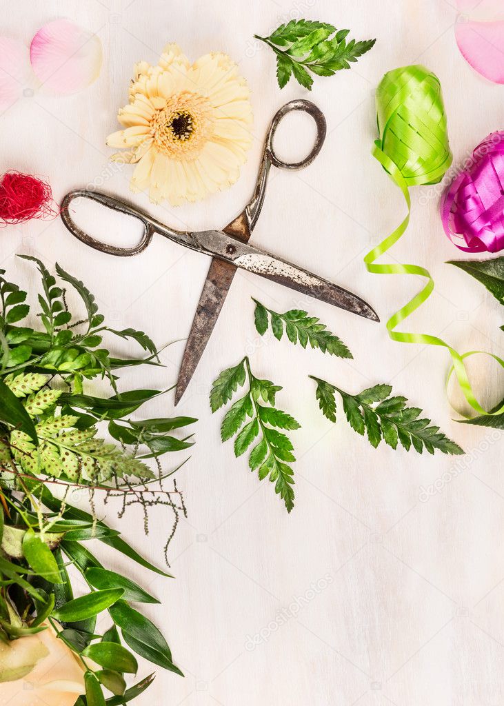Summer flowers with old scissors Stock Photo by ©Vfotografie 92535402
