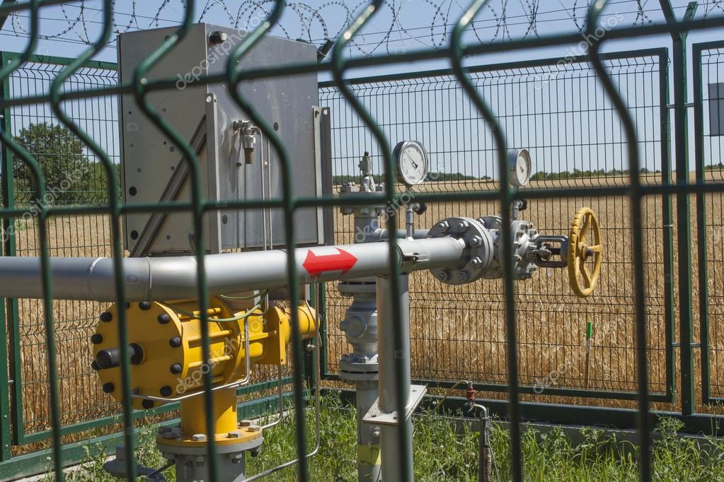 Checkpoint pipeline, pressure measurements and flow of natural gas ...