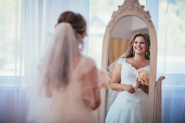 Bride mirror Stock Photos, Royalty Free Bride mirror Images | Depositphotos