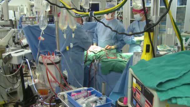 Pan down to heart lung bypass machine — Stock Video © thescenelab.com ...