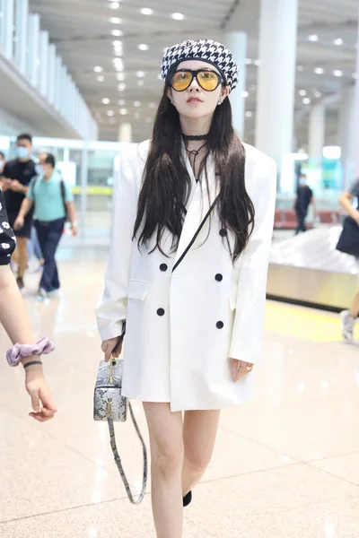 Flora dai yanni Stock Photos, Royalty Free Flora dai yanni Images ...