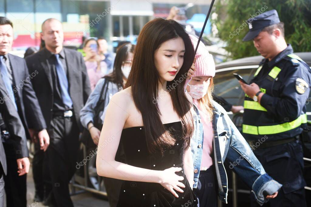 Jiang Shuying, una actriz china también conocida como Maggie Jiang, aparece en un hotel en ...