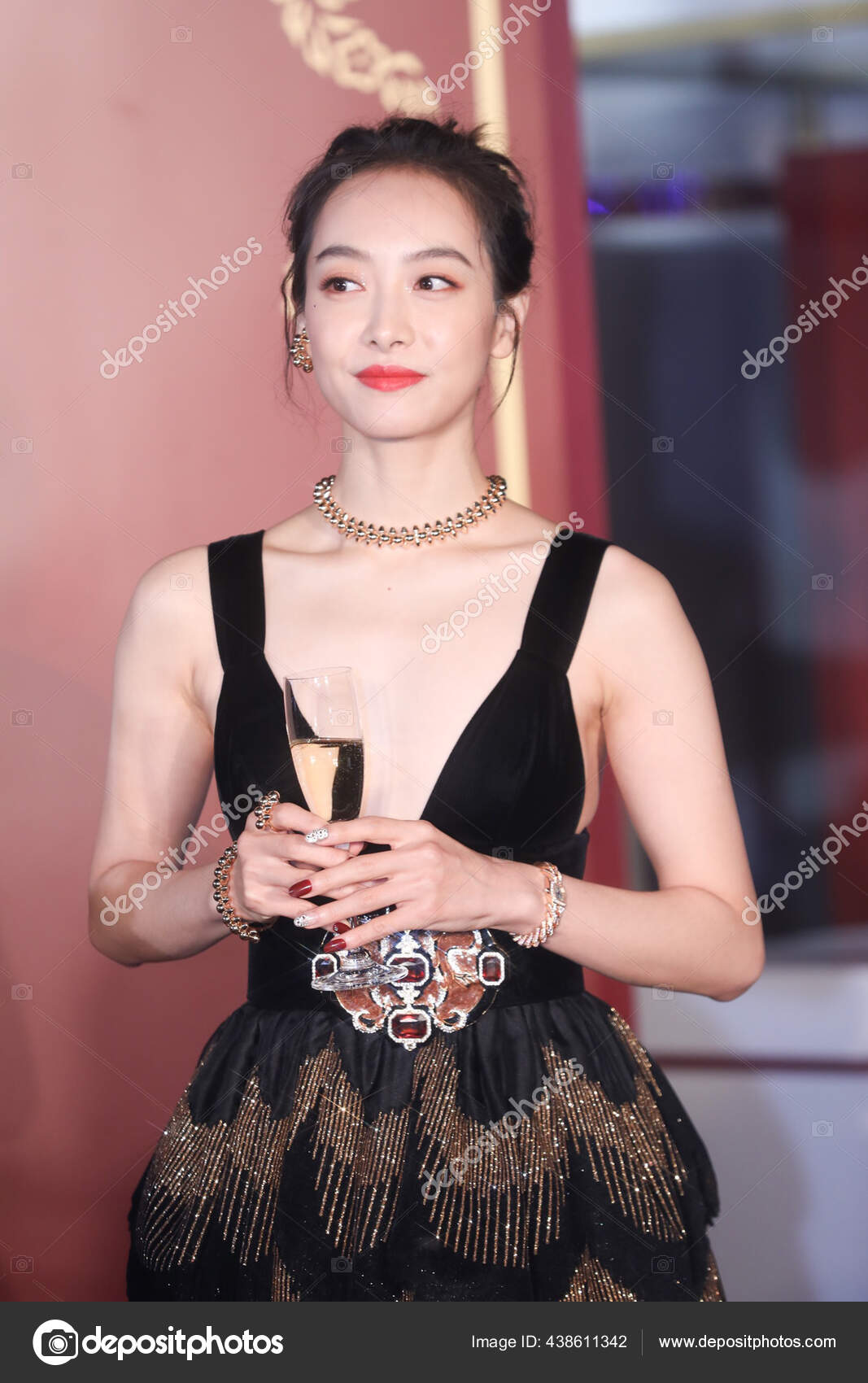 Chinese Singer Dancer Actress Model Television Presenter Author Song ...