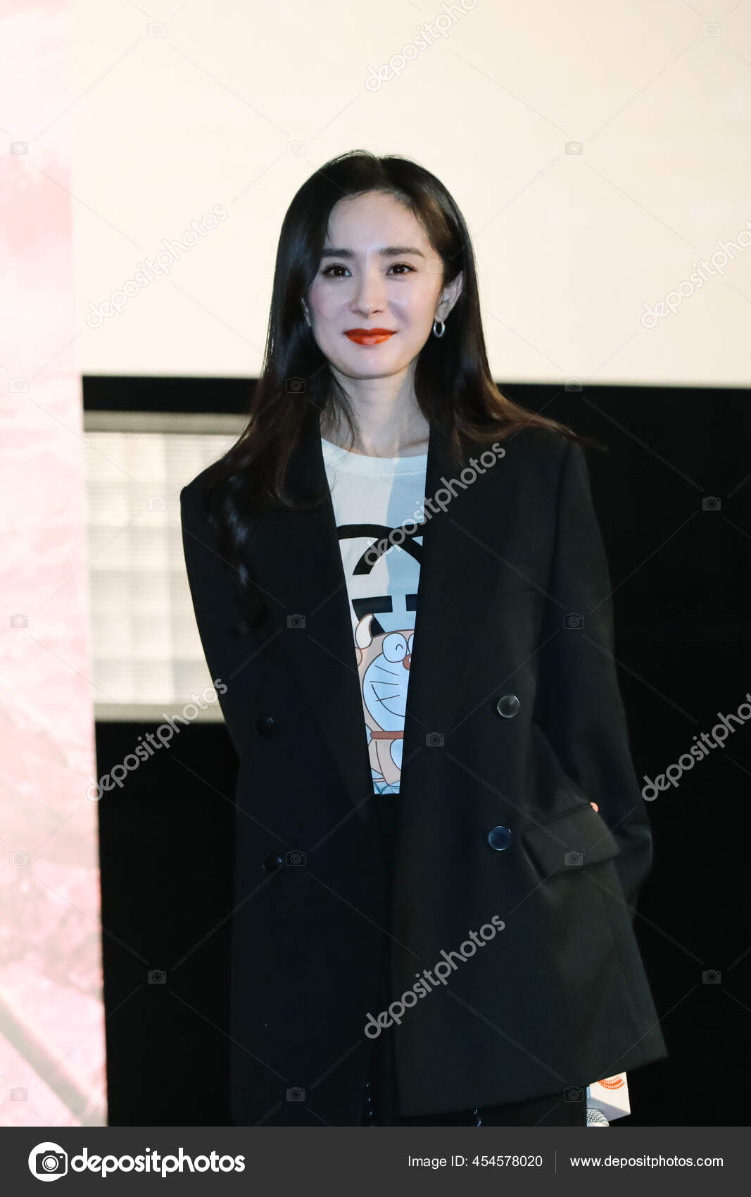 Chinese Actress Singer Yang Dressing Black Suit Attends Roadshow Her ...