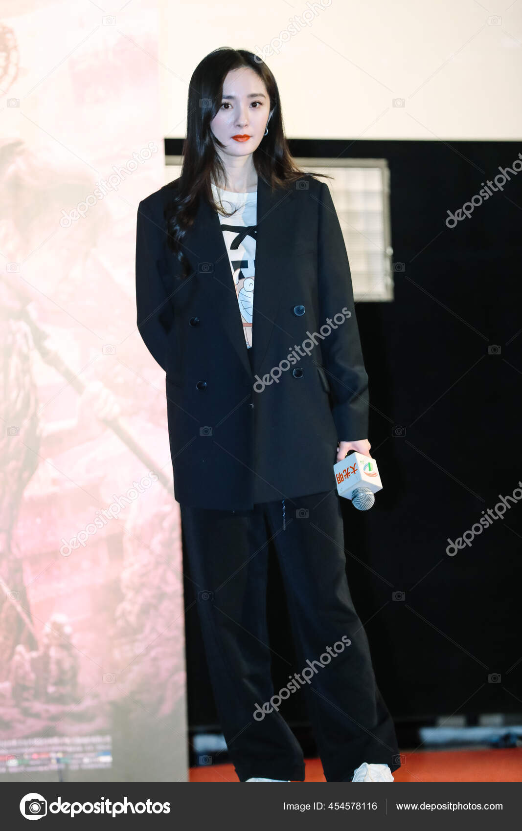 Chinese Actress Singer Yang Dressing Black Suit Attends Roadshow Her ...