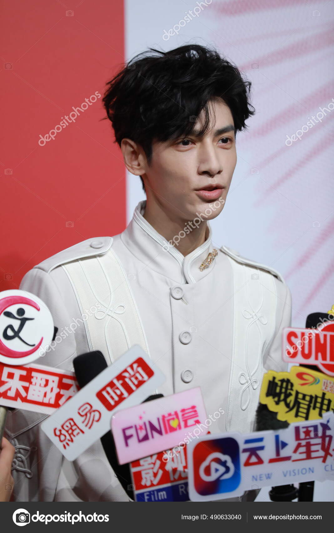 Chinese Actor Luo Yunxi Also Known Leo Luo Attends Exhibition — Stock ...