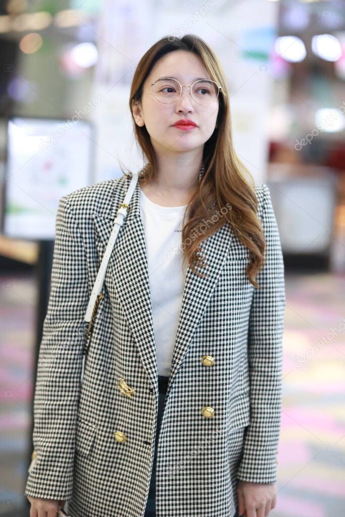 La cantante y actriz china Jin Sha, más conocida como Kym, llega a un ...