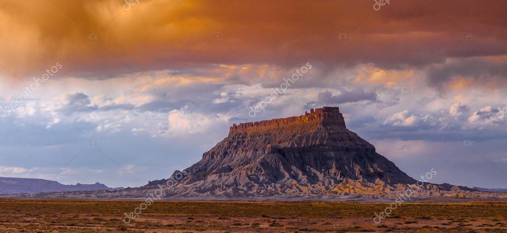 Factory Butte, Utah — Stock Photo © fotowalk #111241198
