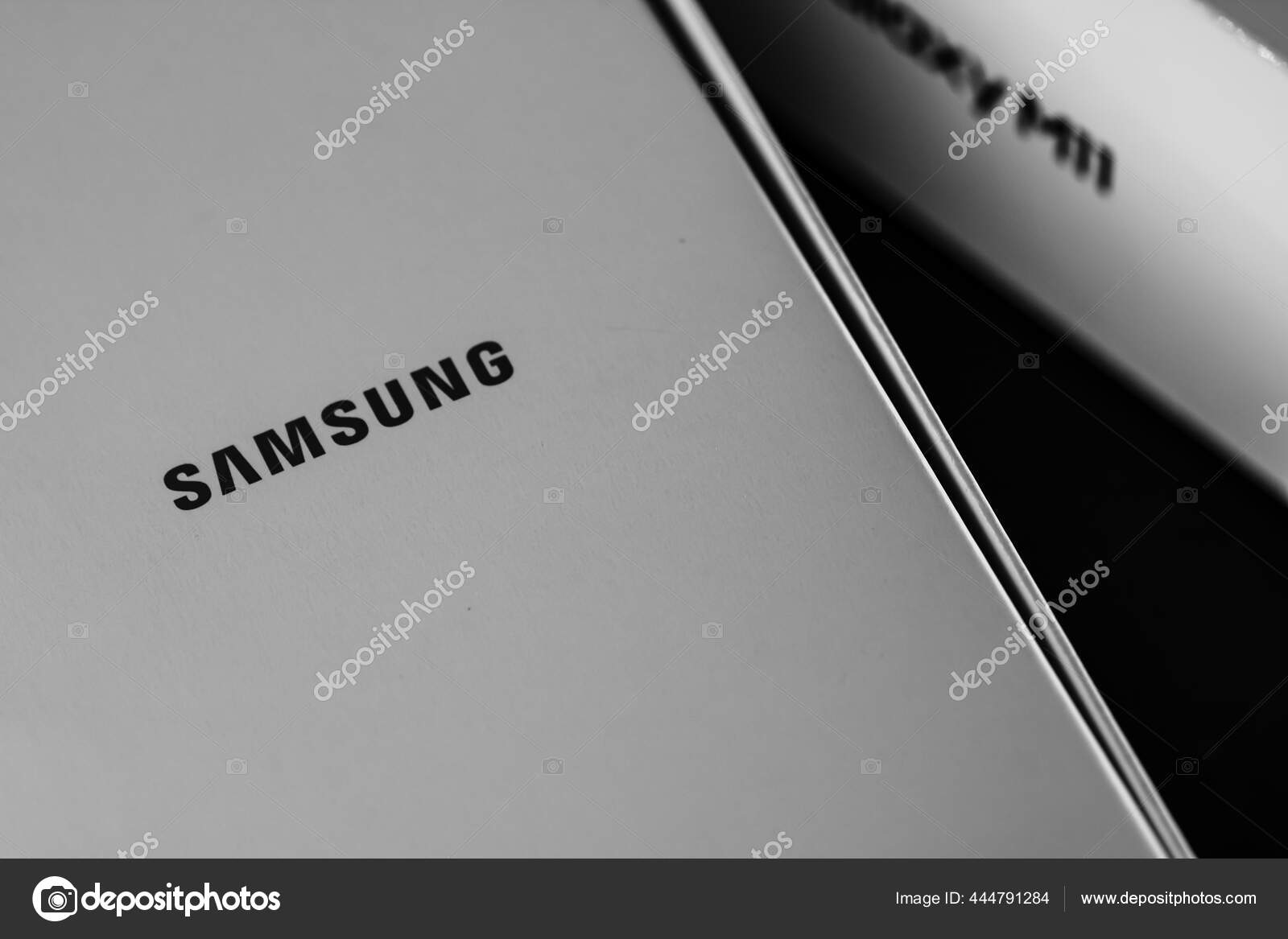 Close Samsung Galaxy Smartphone Box Unboxing New Smartphone Concept ...