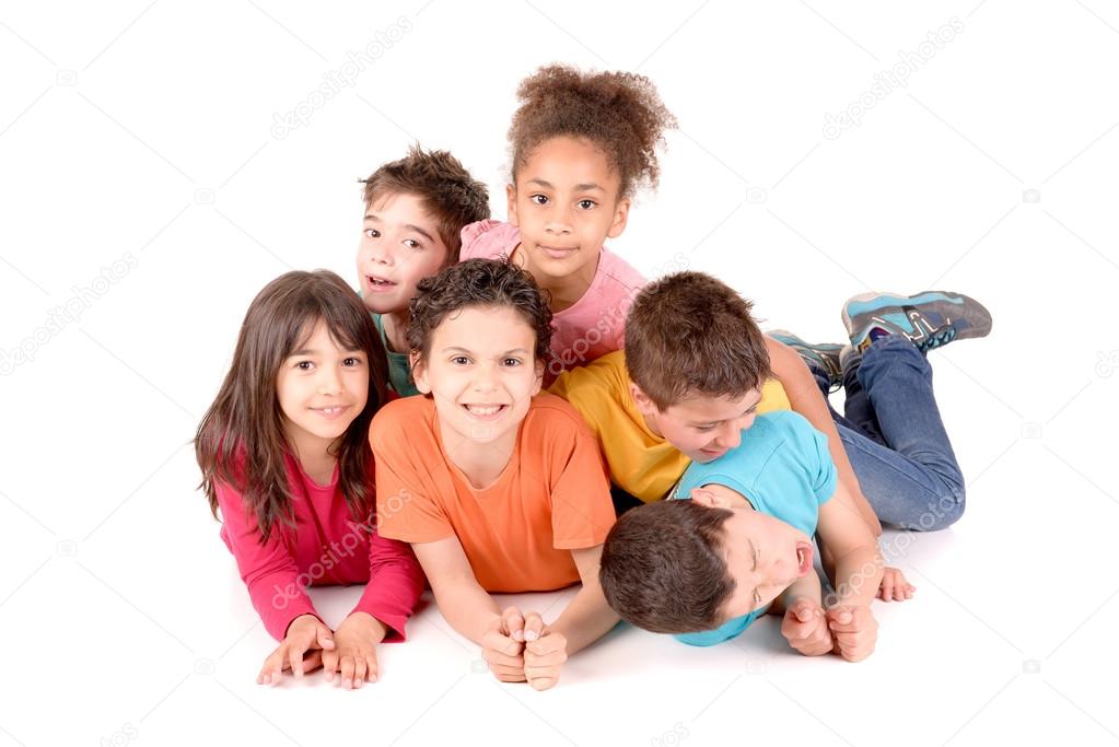 Niños pequeños posando — Foto de stock © verkoka #106703204