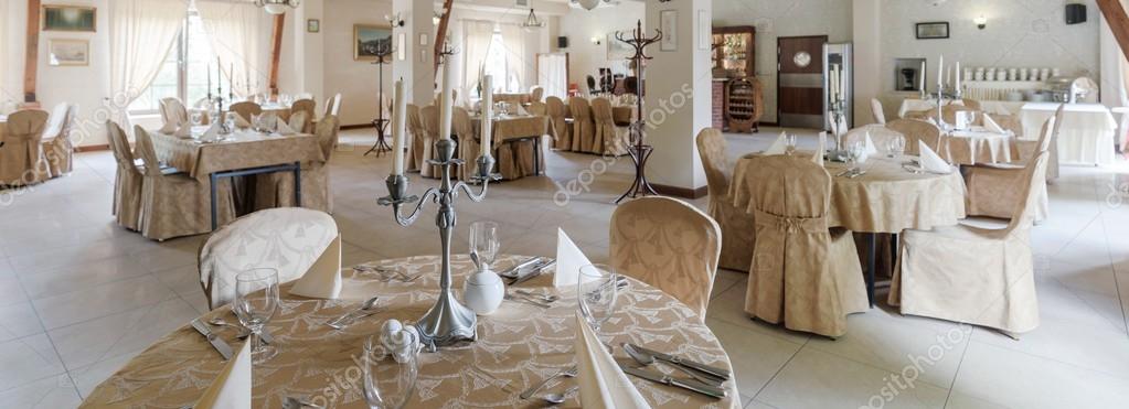 Restaurant with full setting Stock Photos, Royalty Free Restaurant with ...