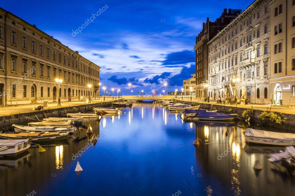 Canal grande in Trieste city center, Italy — Stock Photo © eunikas ...
