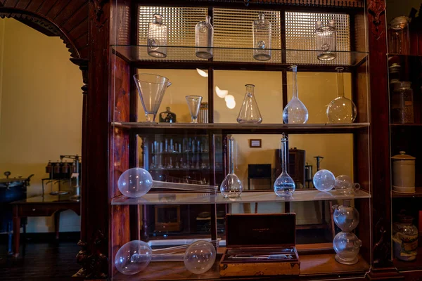 Victorian laboratory fotos de stock, imágenes de Victorian laboratory ...