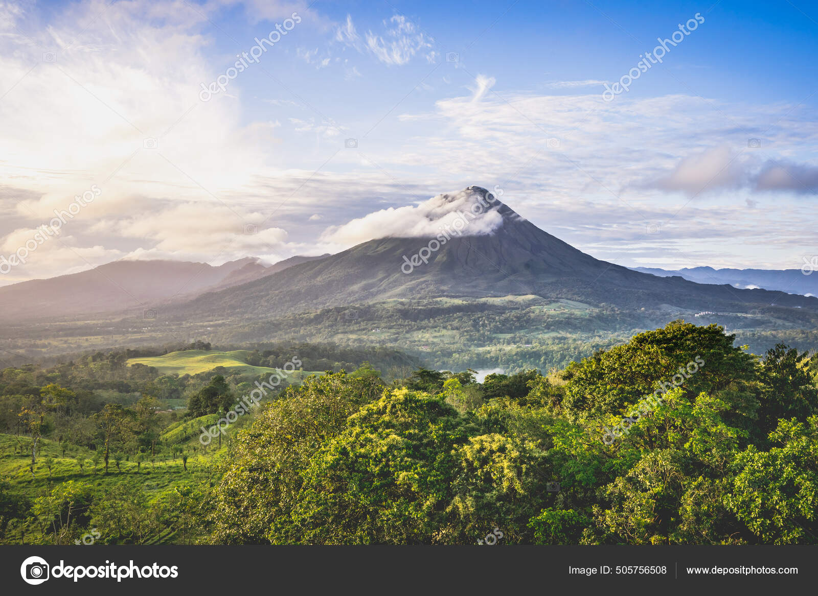 Tropical Landscape Volcano Rolled Cloud Jungle Its Feet Costa Rica ...