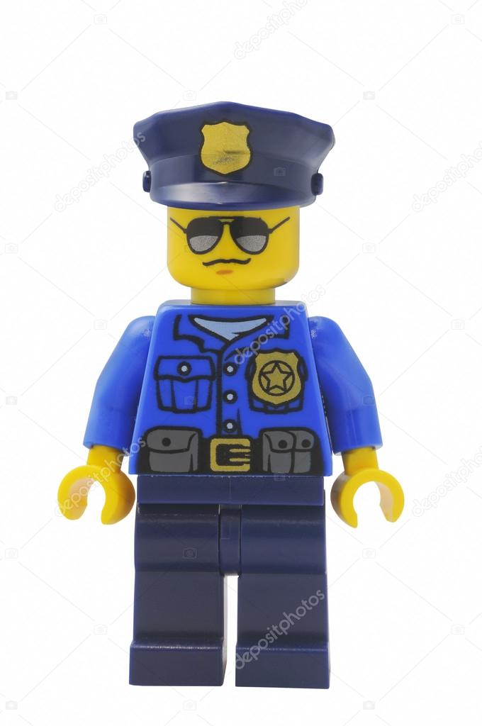 Minifigura Lego City policía — Foto editorial de stock © ctrphotos ...