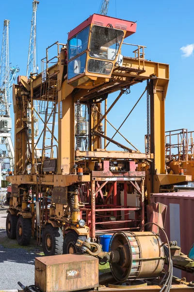 Straddle Carrier for use in Port Terminals, for stacking and moving ...