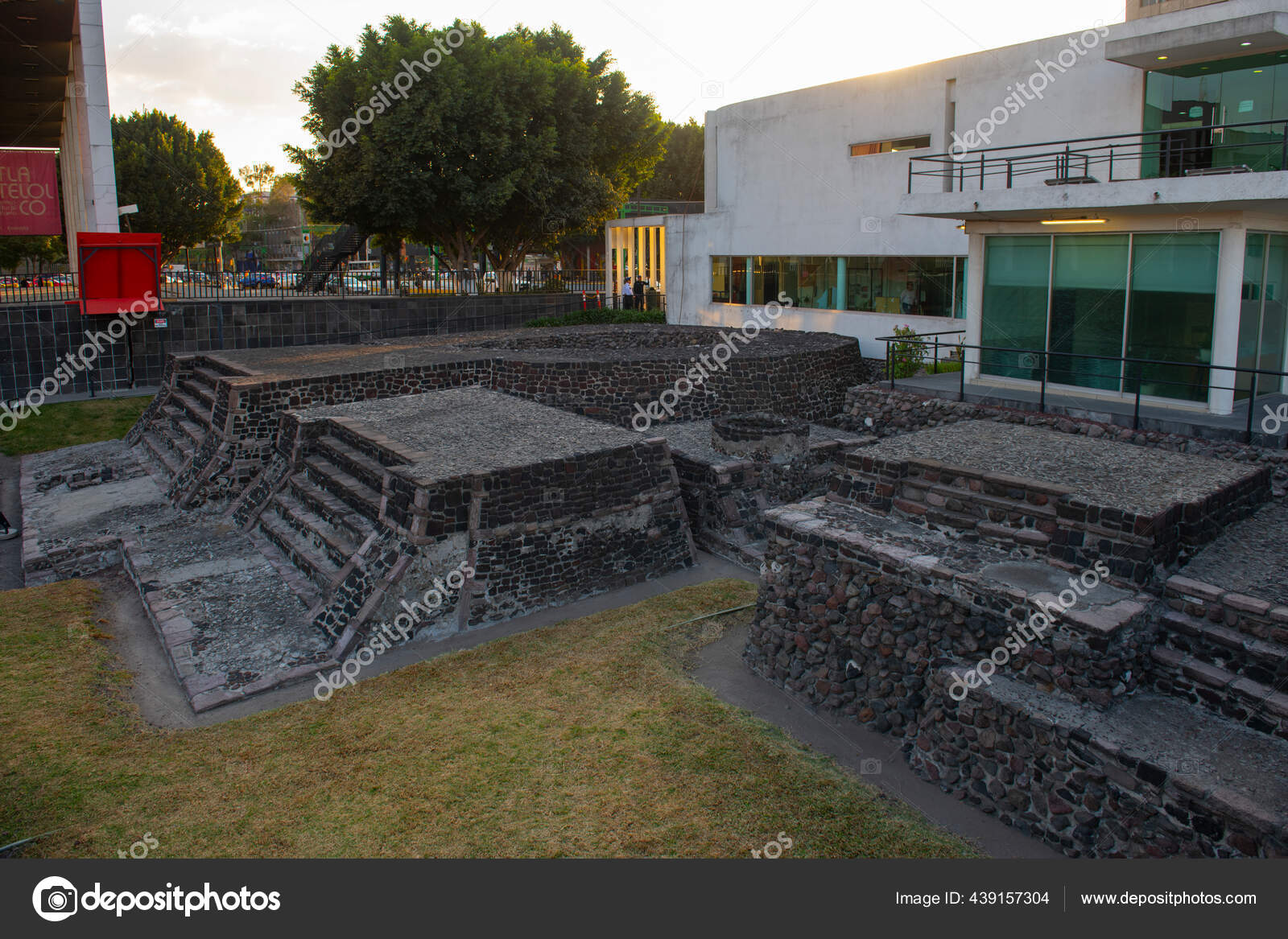 Plaza De Las Tres Culturas