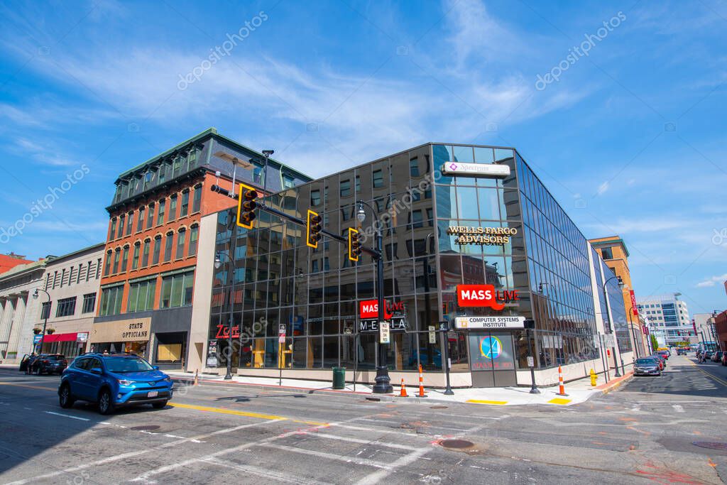 Edificio Wells Fargo Advisors en 389 Main Street en Mechanic Street en ...