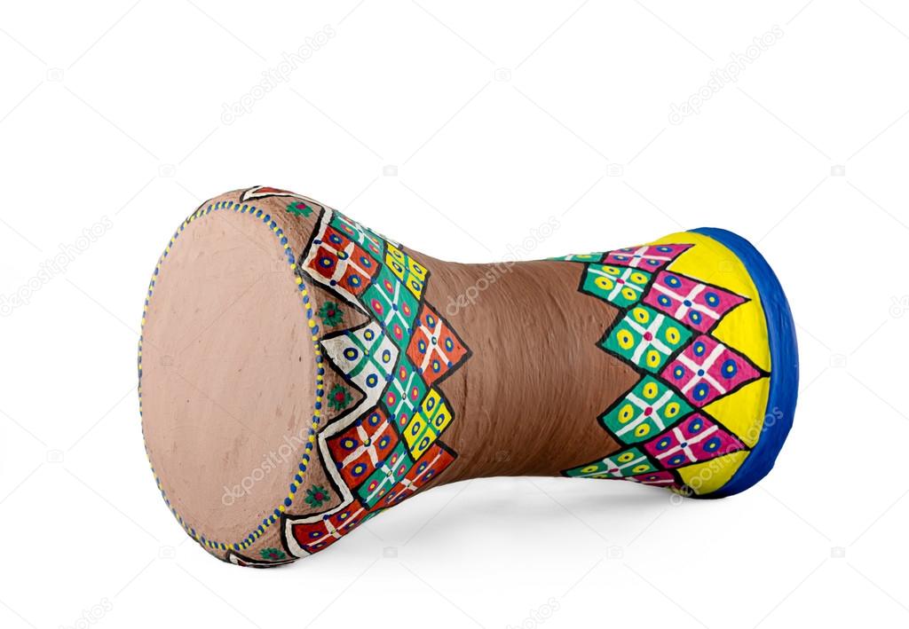 El tambor de copa (también tambor de cáliz, tarabuka, darbuka, debuka) 2022