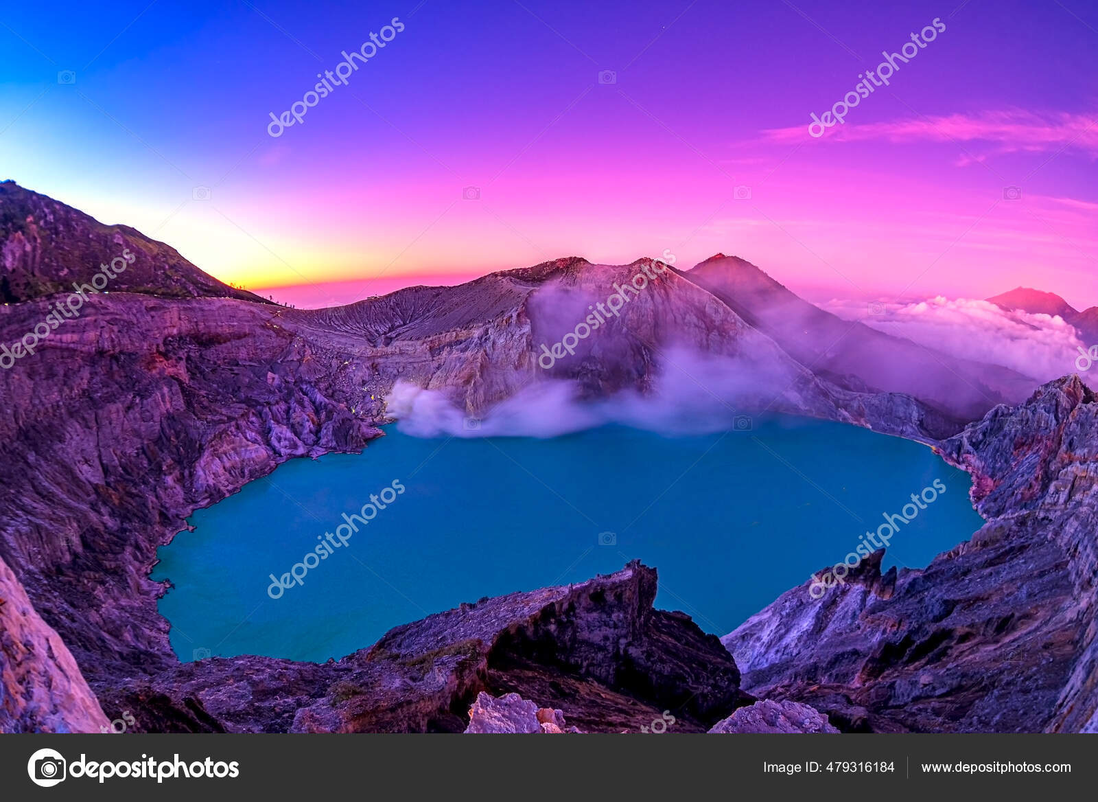 Beautiful View Kawah Ijen Lake Volcano Early Morning East Java — Stock Photo © nuwatphoto #479316184