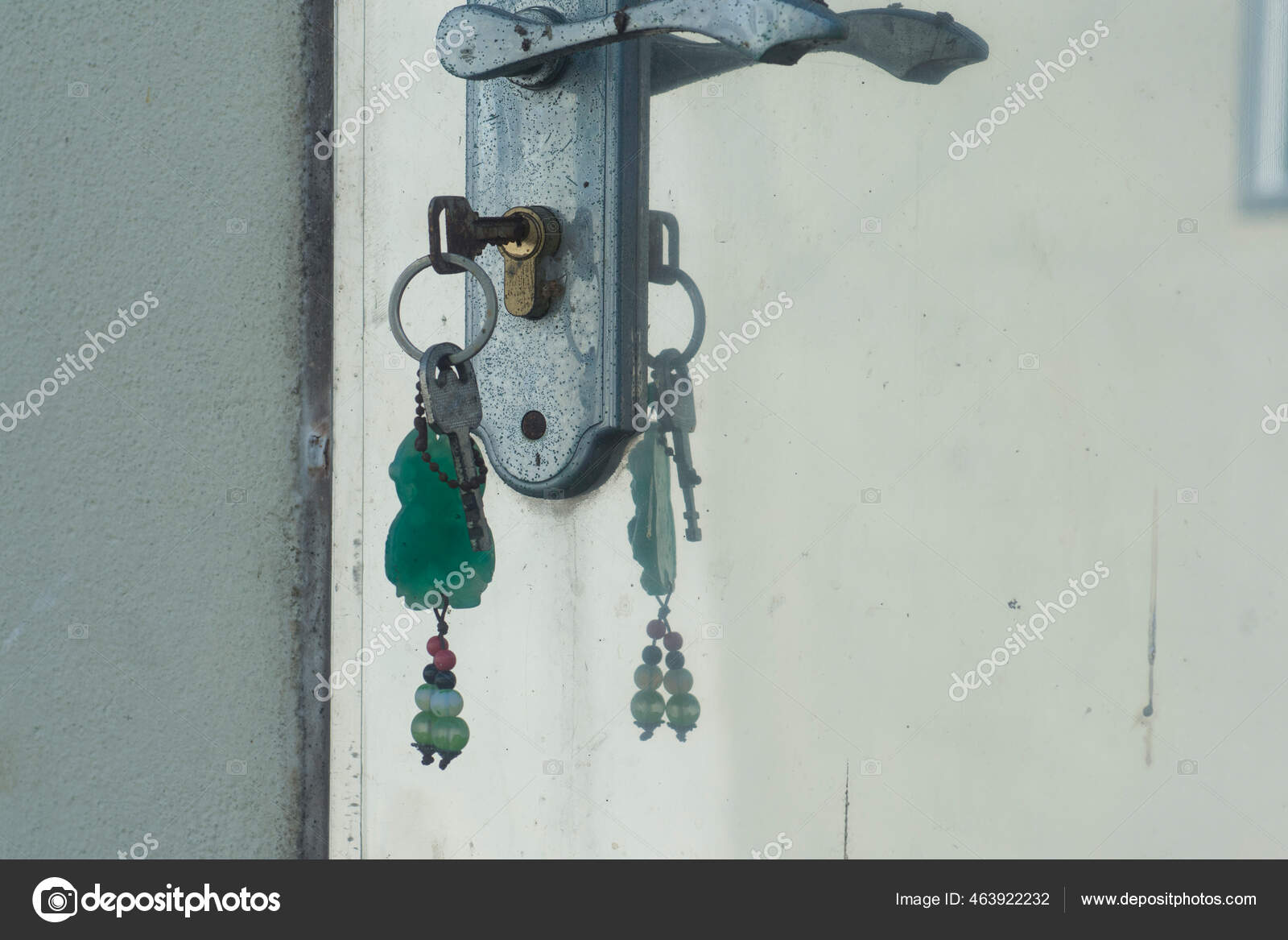 Metallic Key Chain Stuck Dirty Steel Door — Stock Photo © sweemingyoung ...