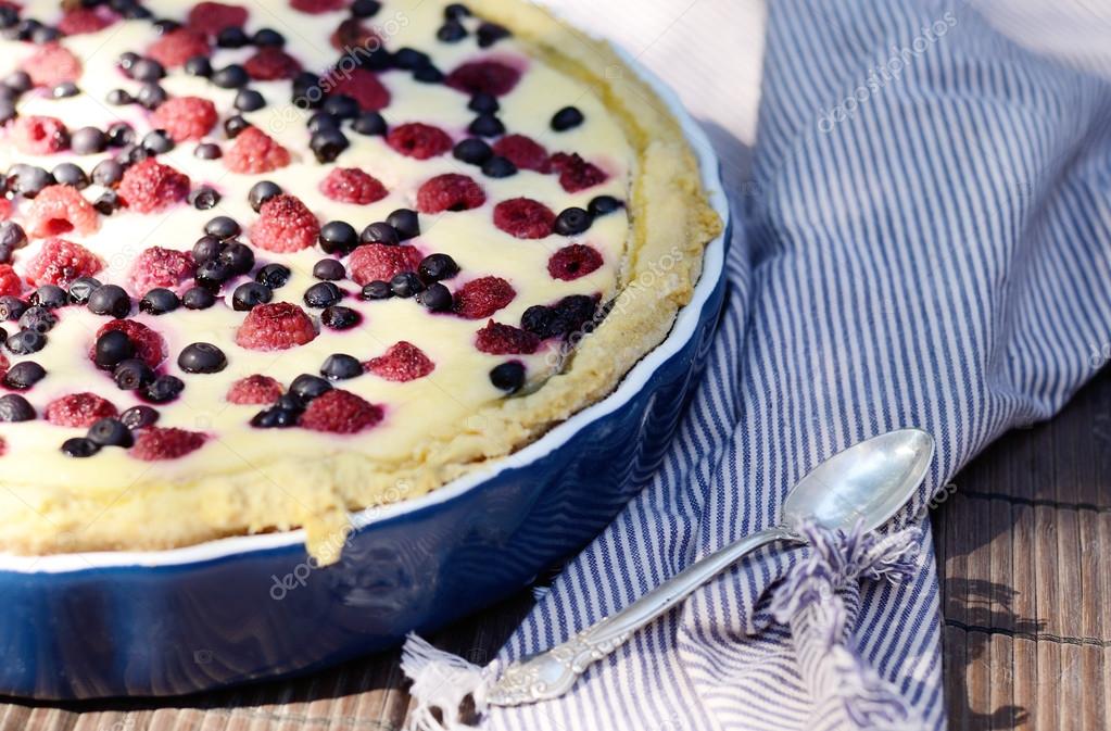 Sunny Photo with a morning breakfast in rustic style. Cheesecake ...