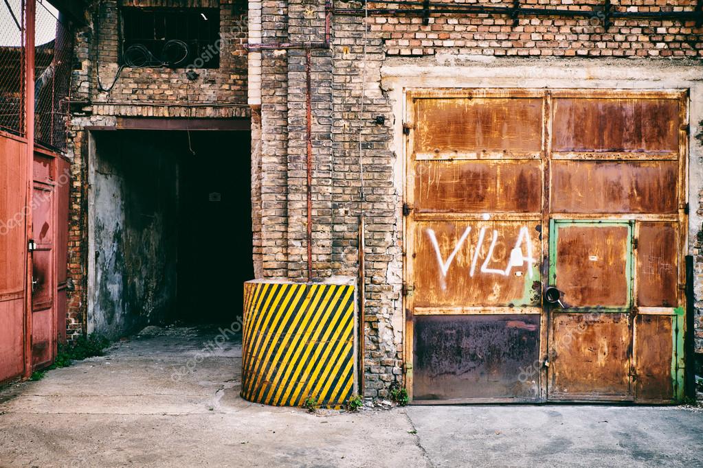 Abandoned industrial buildings Stock Photo by ©linux1987 79372520