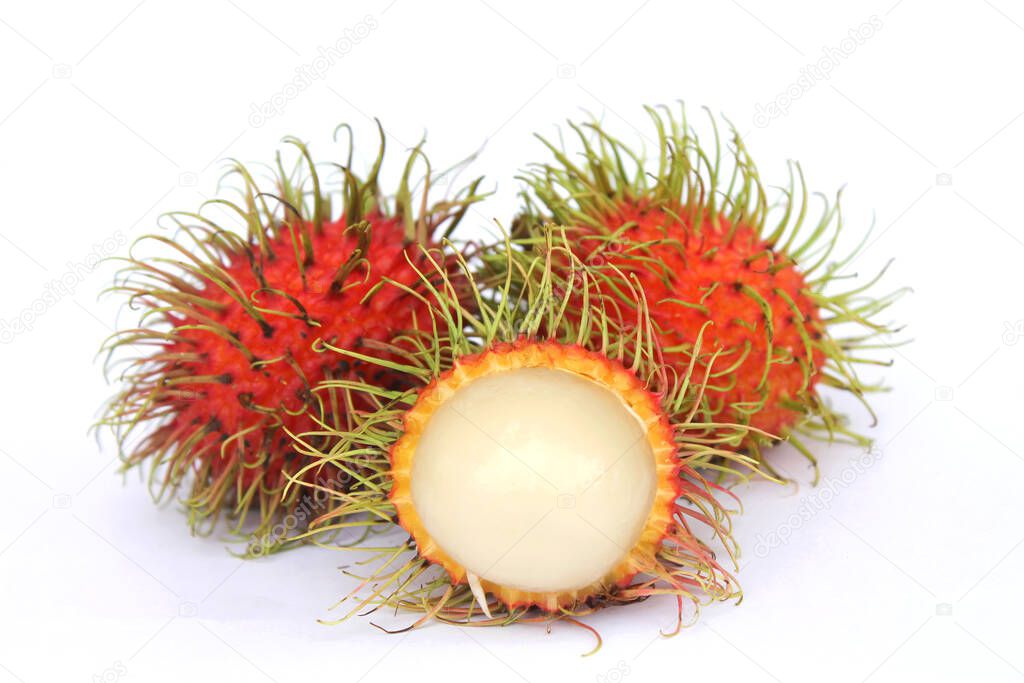 Delicioso rambután de fruta dulce aislado sobre fondo blanco, rambután ...